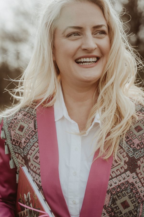 Ceremoniespreker Nijmegen: Ellen trouwt jullie graag! - 200 ...