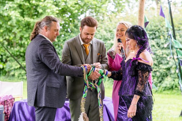Ceremoniespreker Nijmegen: Ellen trouwt jullie graag! - 200 ...