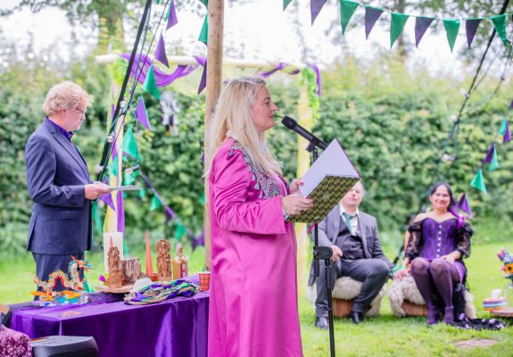 Ceremoniespreker Nijmegen: Ellen trouwt jullie graag! - 200 ...